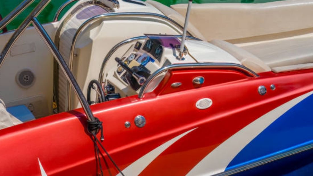 Bold Boat Stripes and Graphics for a Sleek Finish